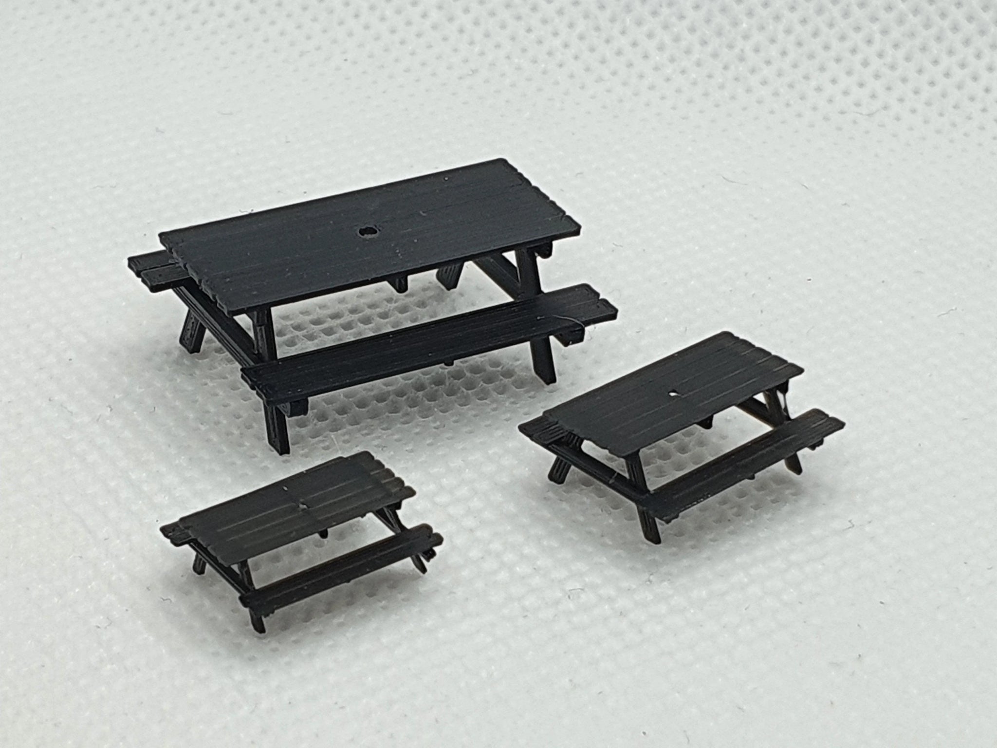 Picnic table scale model kit (set of 4) - O, OO, TT and N gauge – Three ...
